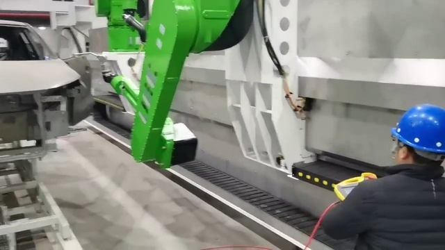 Покрасочные роботы для автомобилей перемещение на осях