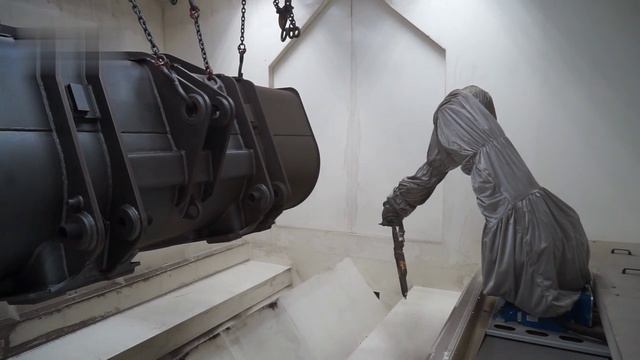 Порошковая покраска ковша экскаватора роботом