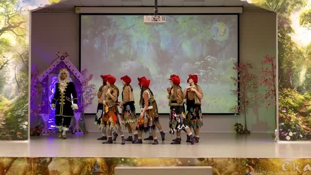 "Отражение мечты или сказочные повороты судьбы" танец ансамбля "Очарование"