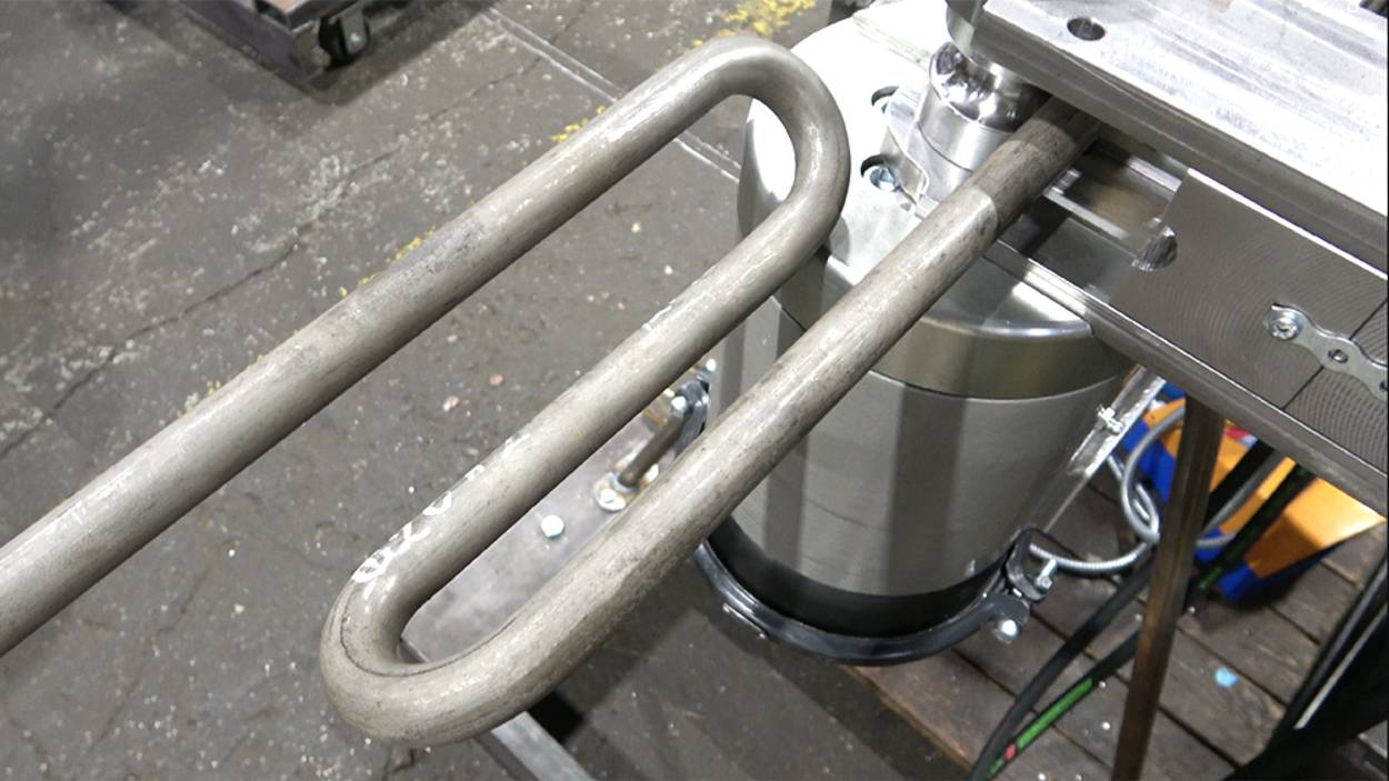 Гибка труб теплообменника на разные радиусы на 11-ти метровом полуавтоматическом трубогибе MASTER