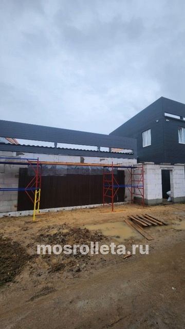 Секционные ворота. Узнайте цену своих размеров по ссылке в шапке профиля. #секционныеворота