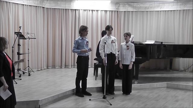 Журавли. Муз. Я. Френкеля, сл. Р. Гамзатова. Перевод с аварского Н. Гребнева