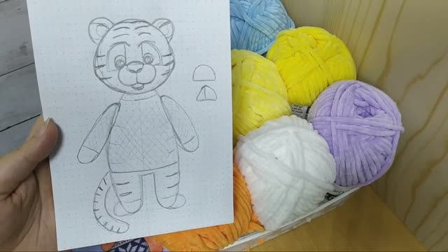 Как я создаю игрушки крючком. Тигр из плюшевой пряжи. Тигрена - милая девочка.