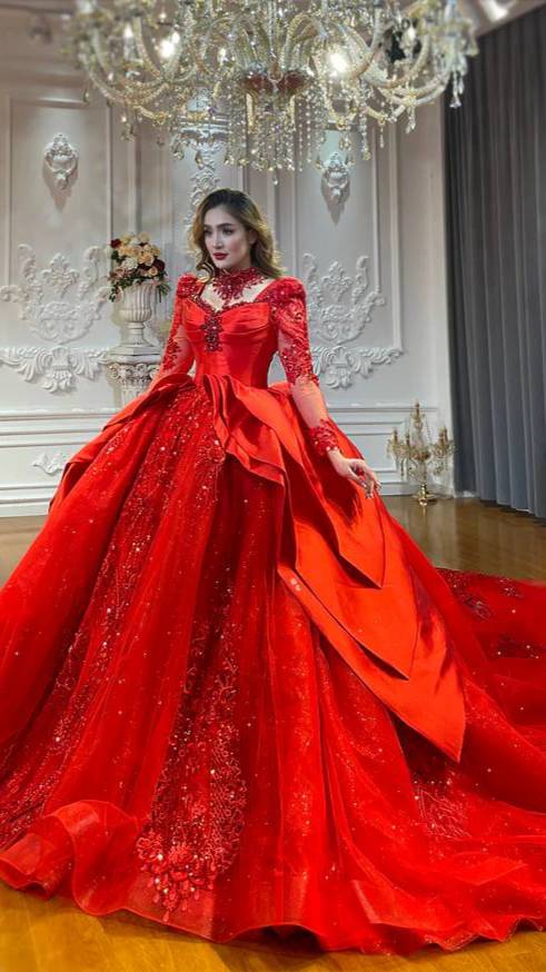 Красное атласное пышное свадебное платье Раяна. Арабская коллекция.  #свадебноеплатье #домневесты