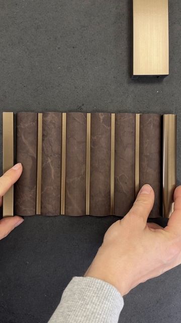 Панель HIWOOD LV140 цвет BR492, 120х12х2700 мм. Полимер, композит в готовом покрытии.