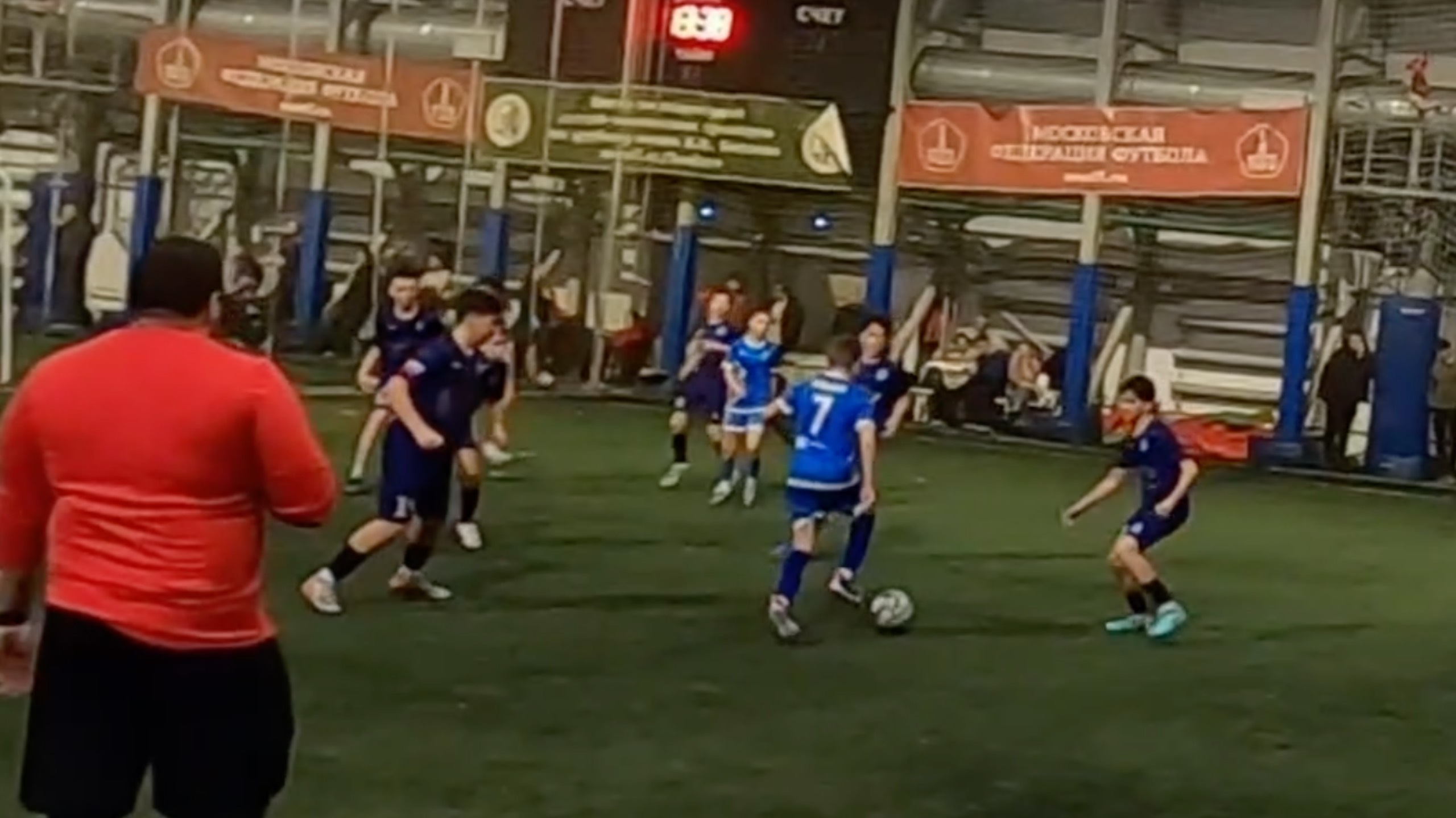 Голевая и хороший пас пяткой