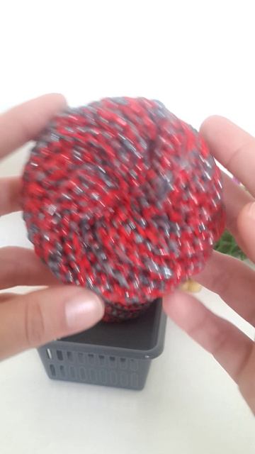 Представь себе волшебную мочалку, которая легко справится с любой грязью, прослужит долго и подарит