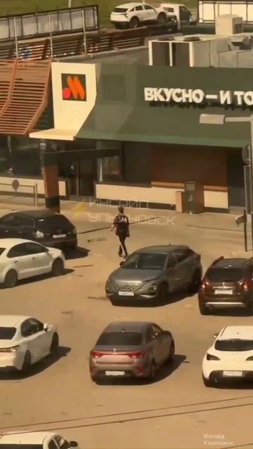 ❗️ Хулиган напал на девушек в подземном переходе у Пушкаревского кольца    В подземном переходе прои