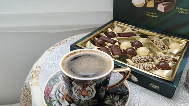 Доброе солнечное утро в кафе "У Светланы" 👋 Сколько весит лысая конфетка? 🤭