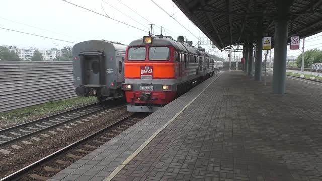 Электровоз ЭП20-039 (ТЧЭ-6) со скорым поездом №152М Москва - Анапа + 2М62У-0022 (ТЧЭ-6) резервом.