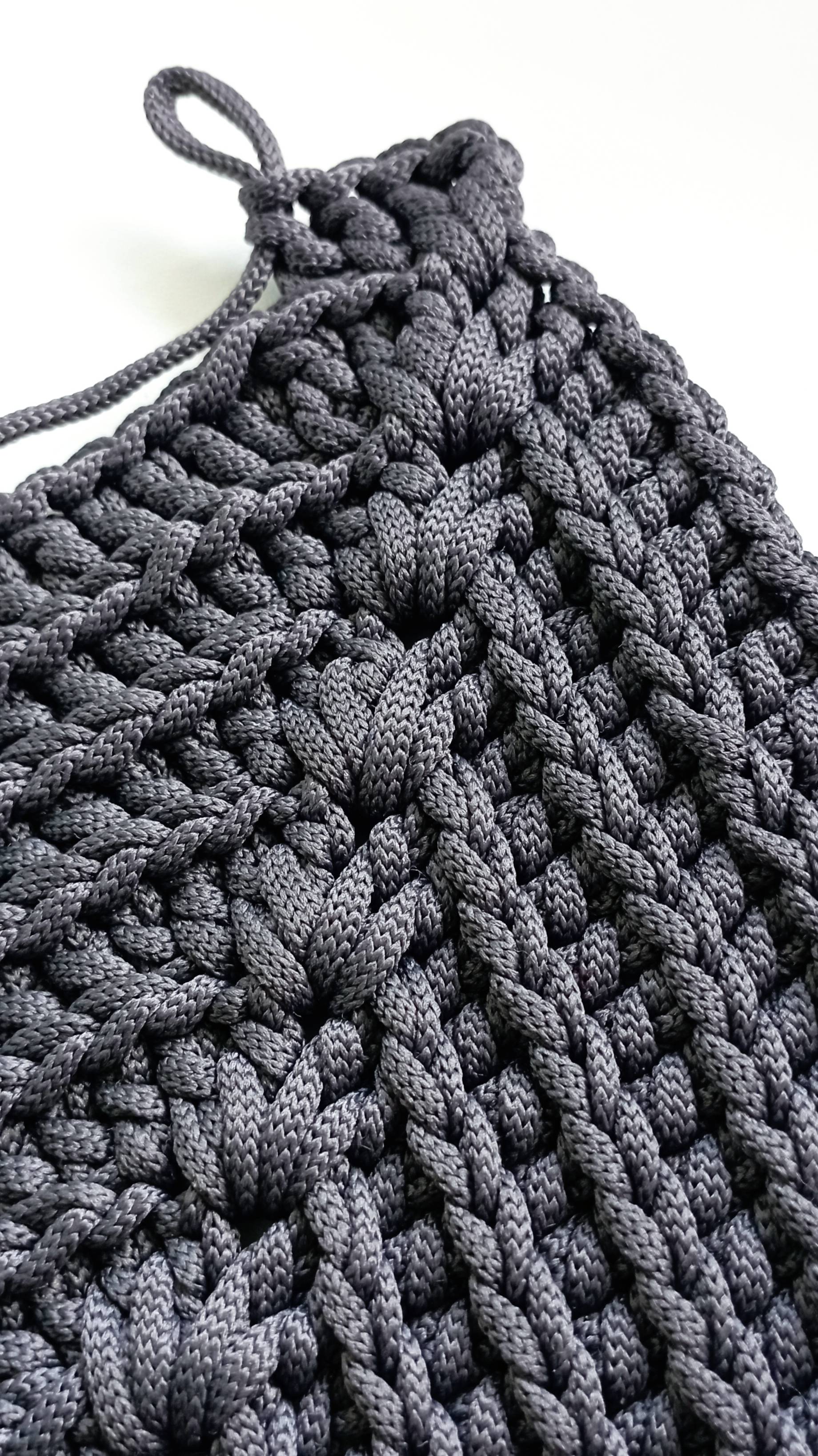 Угловой переход на след. ряд при вязание квадратного мотива крючком  .