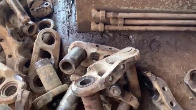 Реставрация гусениц бульдозера.