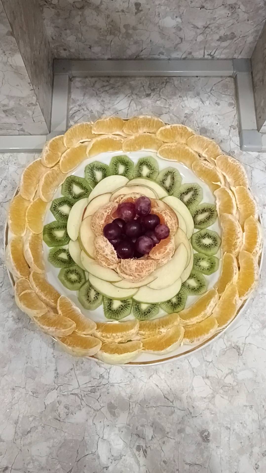 Фруктовая нарезка на праздник за 350₽: бюджетно, ярко и вкусно!