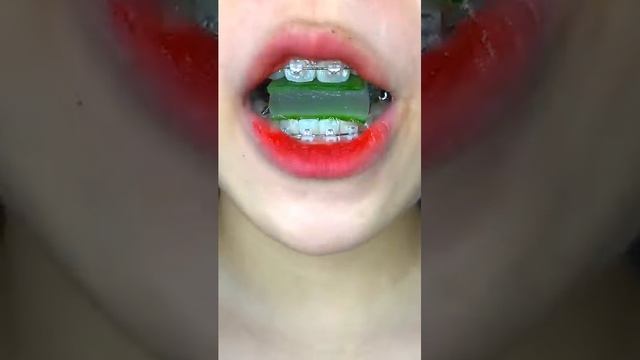 asmr АЛОЭВЕРА (POP ROCKS CRUNCHY SPRINKLE PINK) звуки еды