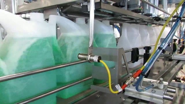 Автоматическая линия розлива антифриза в 3-5 л. канистры. Производитель ООО «БЛС Инжиниринг».