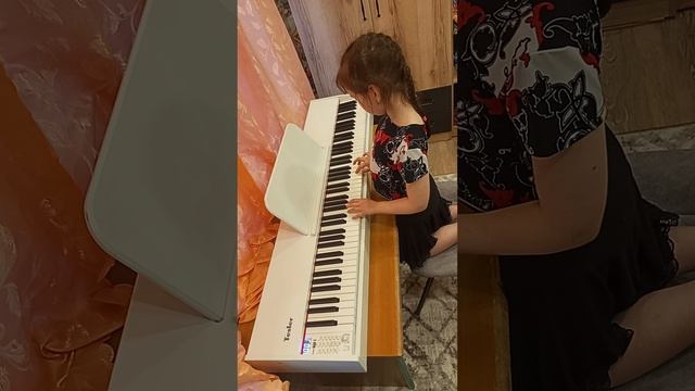 Я играю на фортепиано