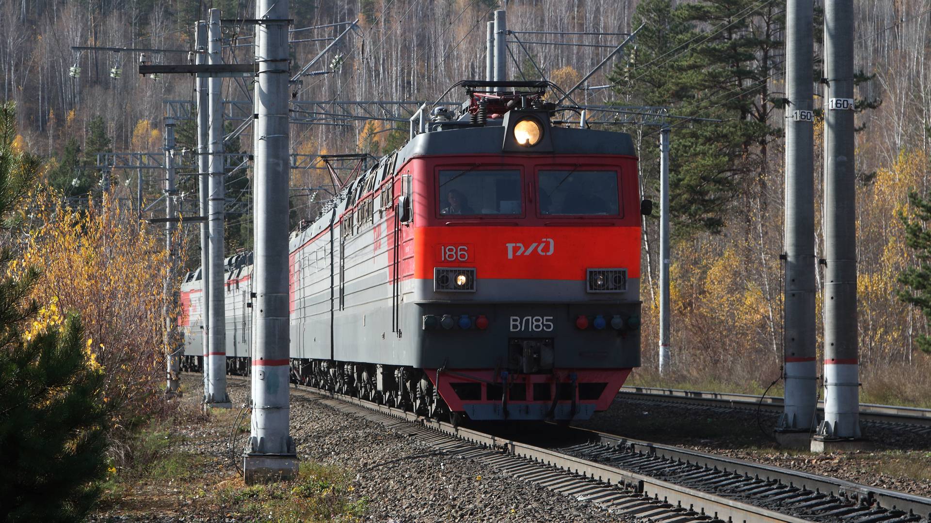 Разношёрстная сплотка локомотивов, перевальные "сверхскорости", поезда, толкачи. Начало подъёма