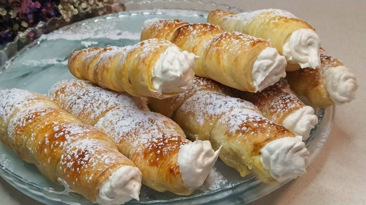 Слоёные трубочки с белково - заварным кремом