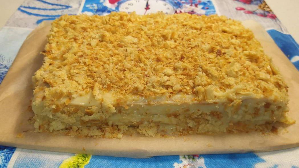 Торт Наполеон из готового теста на скорую руку.