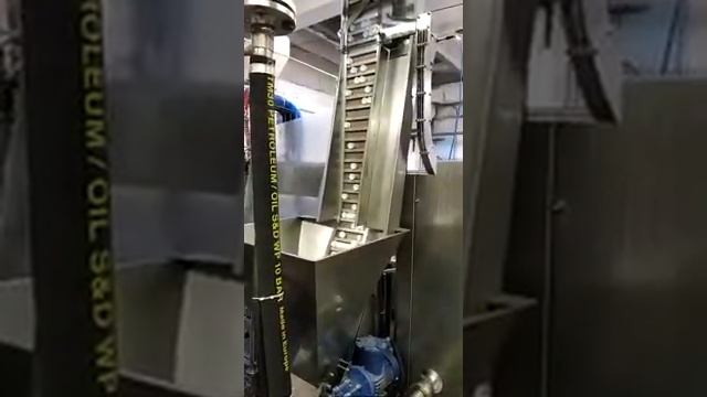 Автоматическая линия розлива в дойпаки. Производитель ООО «БЛС Инжиниринг».