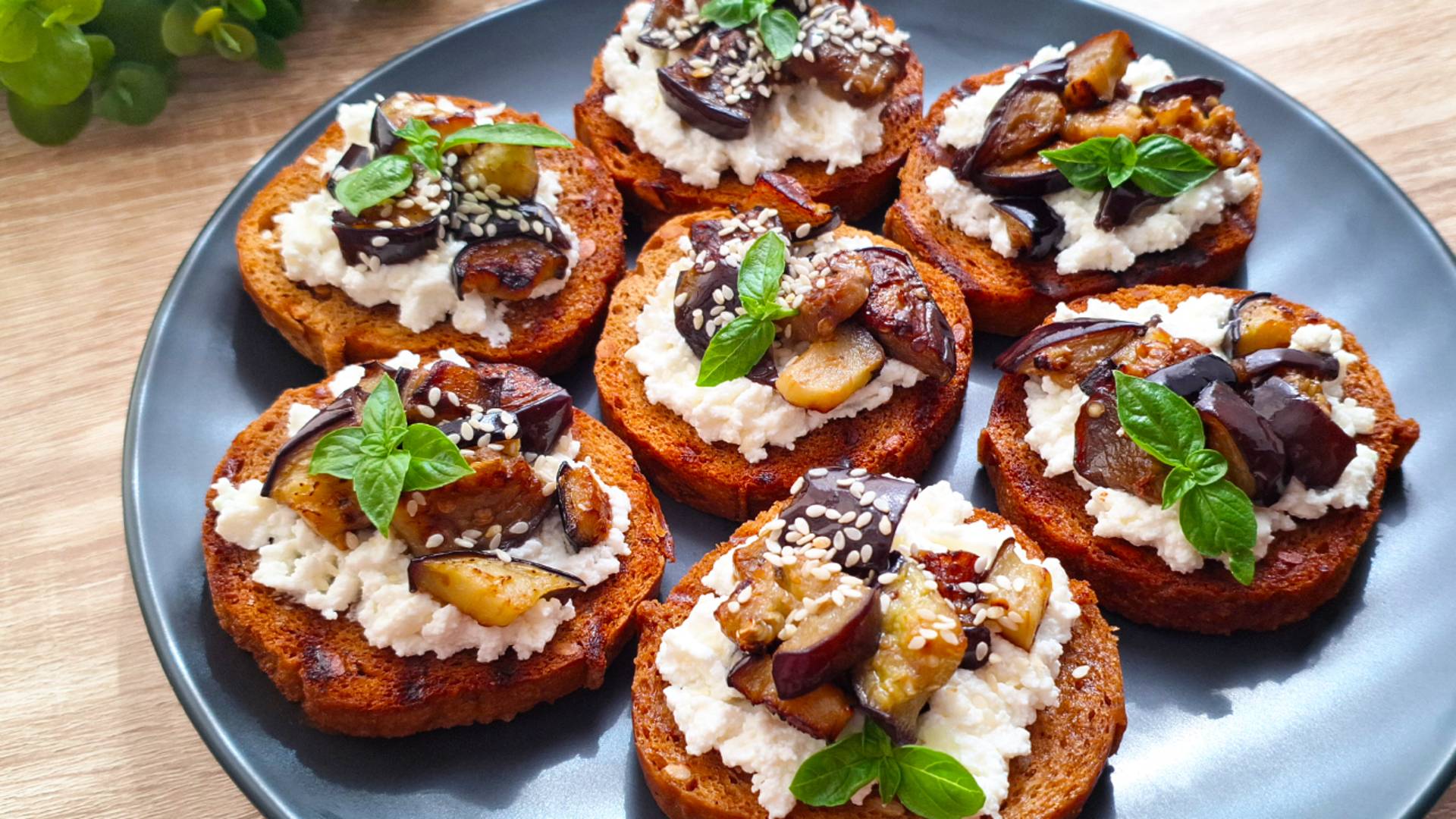 Быстрый рецепт бутербродов с сыром и баклажанами 🔥 Вкусный рецепт на сковороде 😍 Закуска