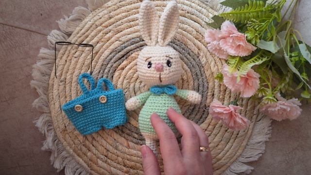 Связала зайчика. Как вам?