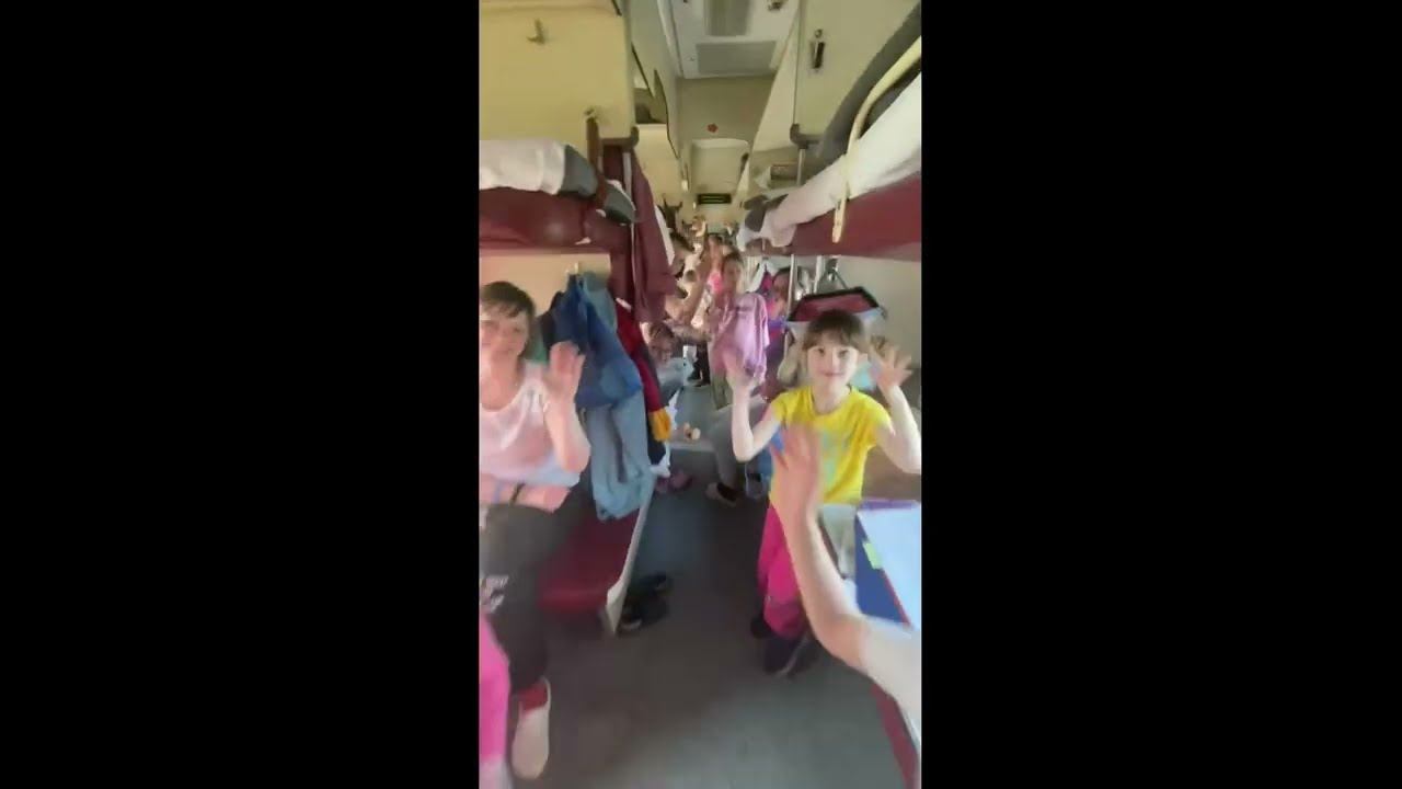 Воздушная кукуруза  Поезд Москва Новороссийск 30 04 2022