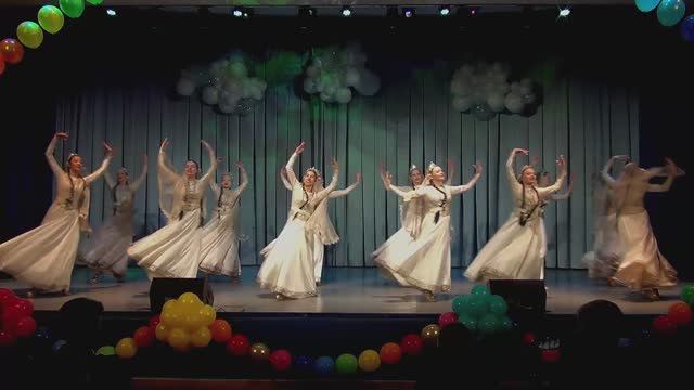 Азербайджанский танец «Белый цветок»