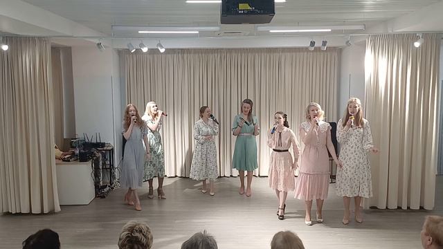 11. Огонек (Ольга , Елена , Мария , Наташа , Екатерина Р., Екатерина Е., Татьяна)