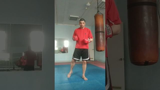 Бросок кулака