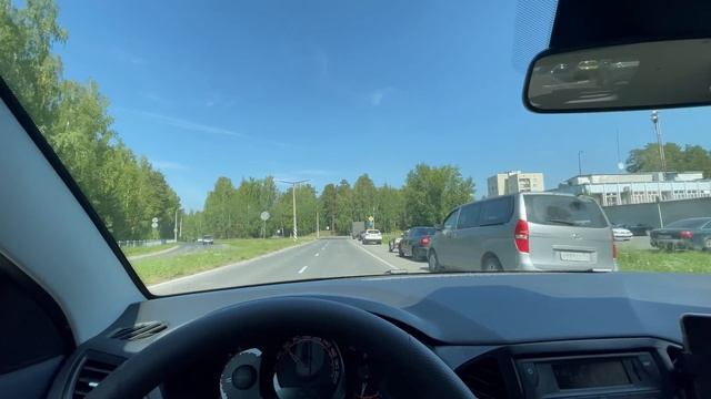 Заезд  Vesta 1.6 CVT и Xray 1.8 АМТ с места и с 60 км/ч