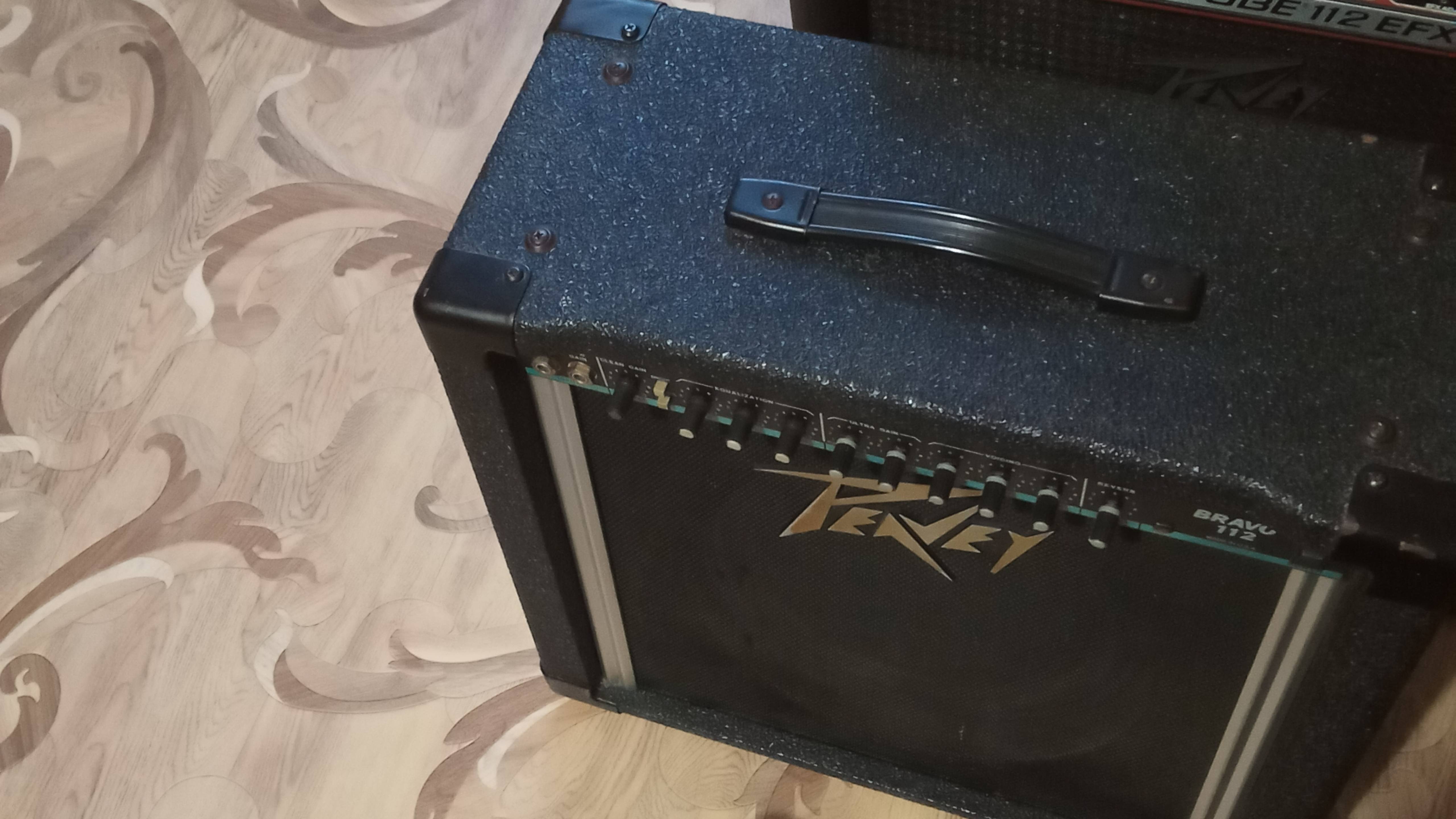 Peavey Bravo 112 
Gibson MM 2011
