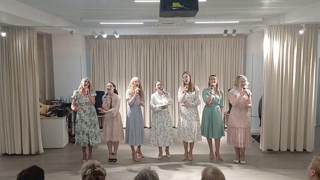 13. Погляди какая красота (Ольга , Елена , Мария , Наташа , Екатерина Р., Екатерина Е., Татьяна)