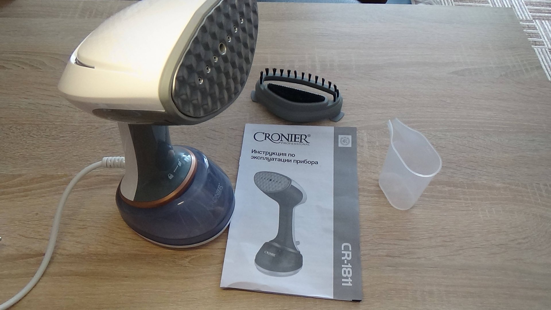 Отпариватель СRONIER  CR-1811