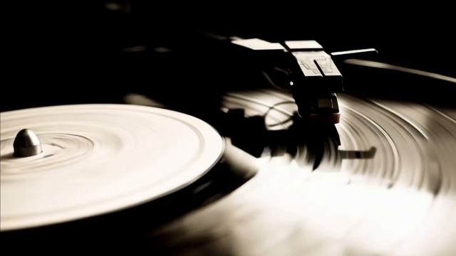 Пластинка крутится