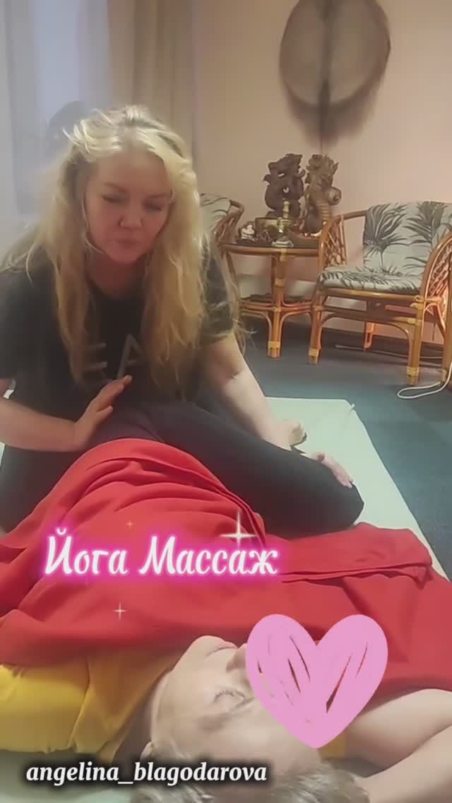 Тайский массаж, работа с суставом