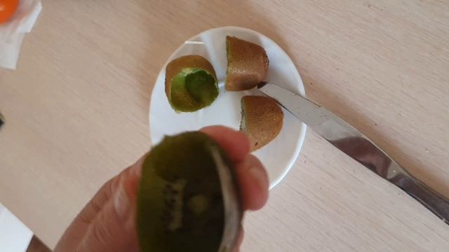 Как почистить киви