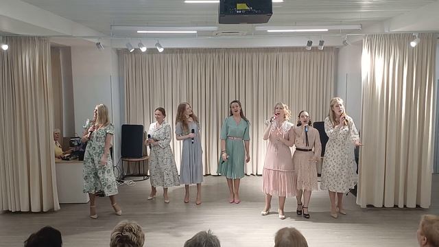 12. Синий платочек (Ольга , Елена , Мария , Наташа , Екатерина Р., Екатерина Е., Татьяна)