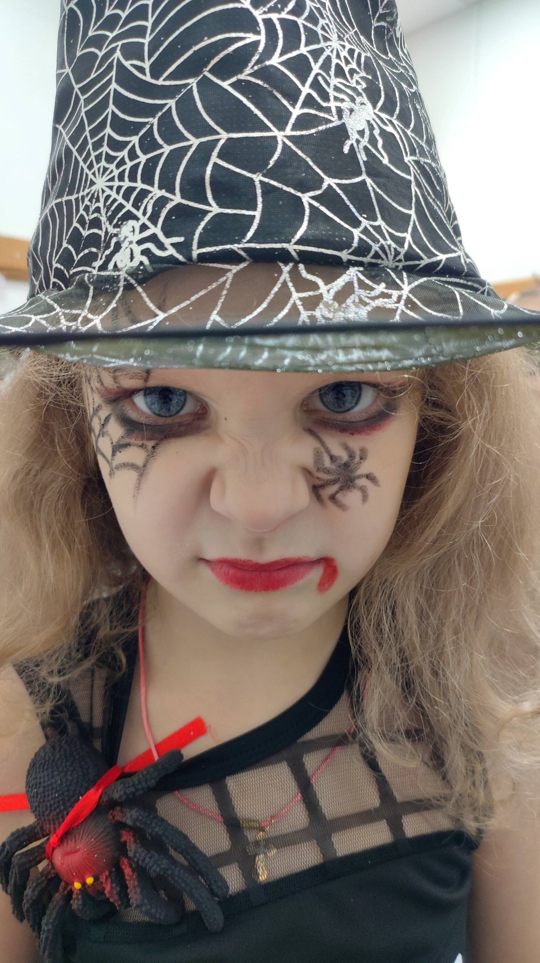 Тренировка в стиле Уэнсдей в исполнении группы латина в Intro team