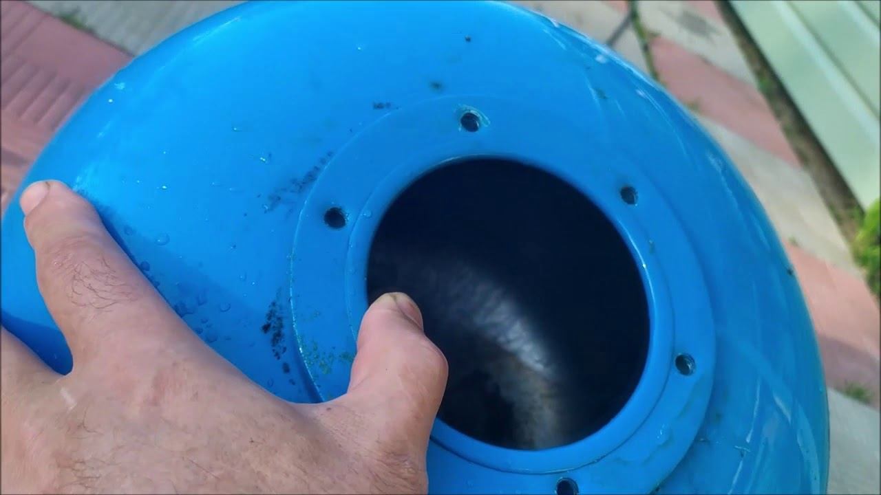 Замена резиновой ГРУШИ в ГИДРОБАКЕ /гидроаккумуляторе/ насосной станции своими руками.