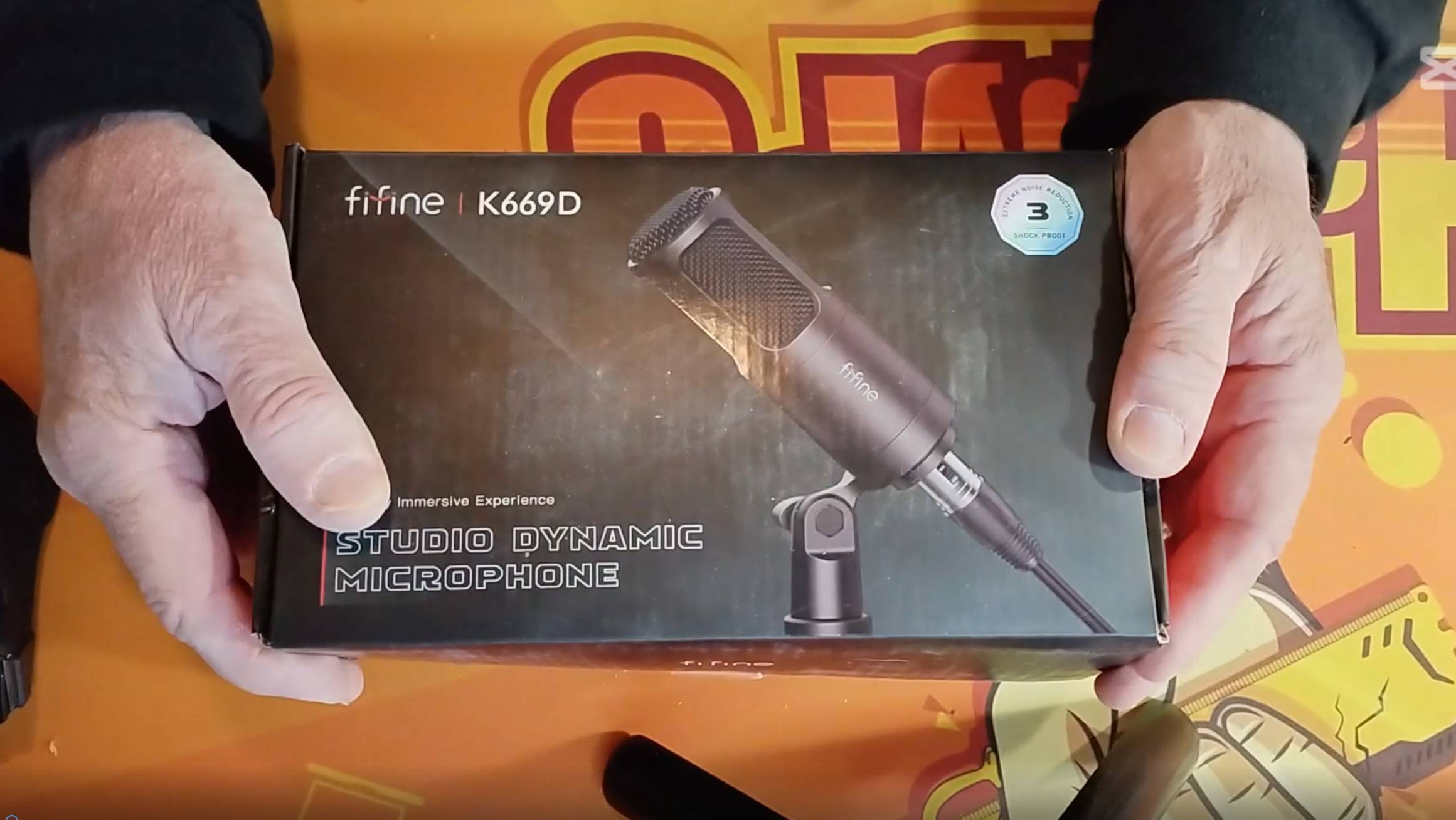 Распаковка микрофона FIFINE K669D