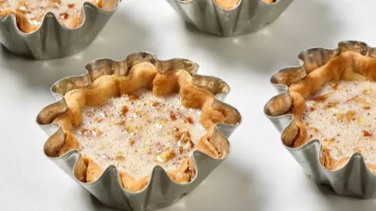 Корзиночки овсяные с ореховой начинкой.