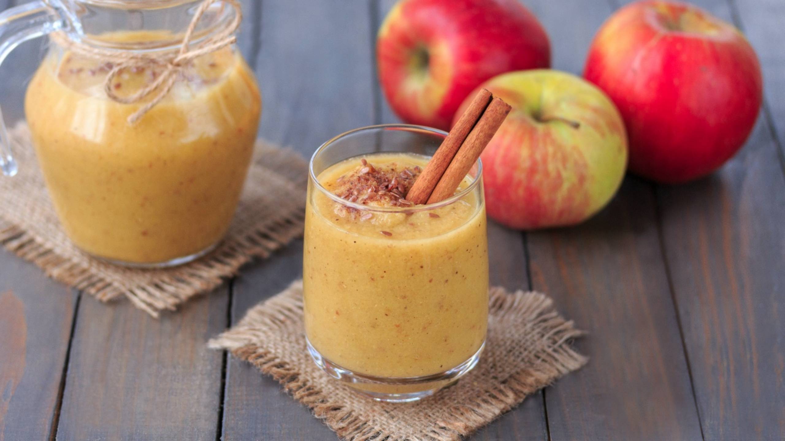 🍹 Витаминный смузи с апельсиновым соком из яблок и бананов