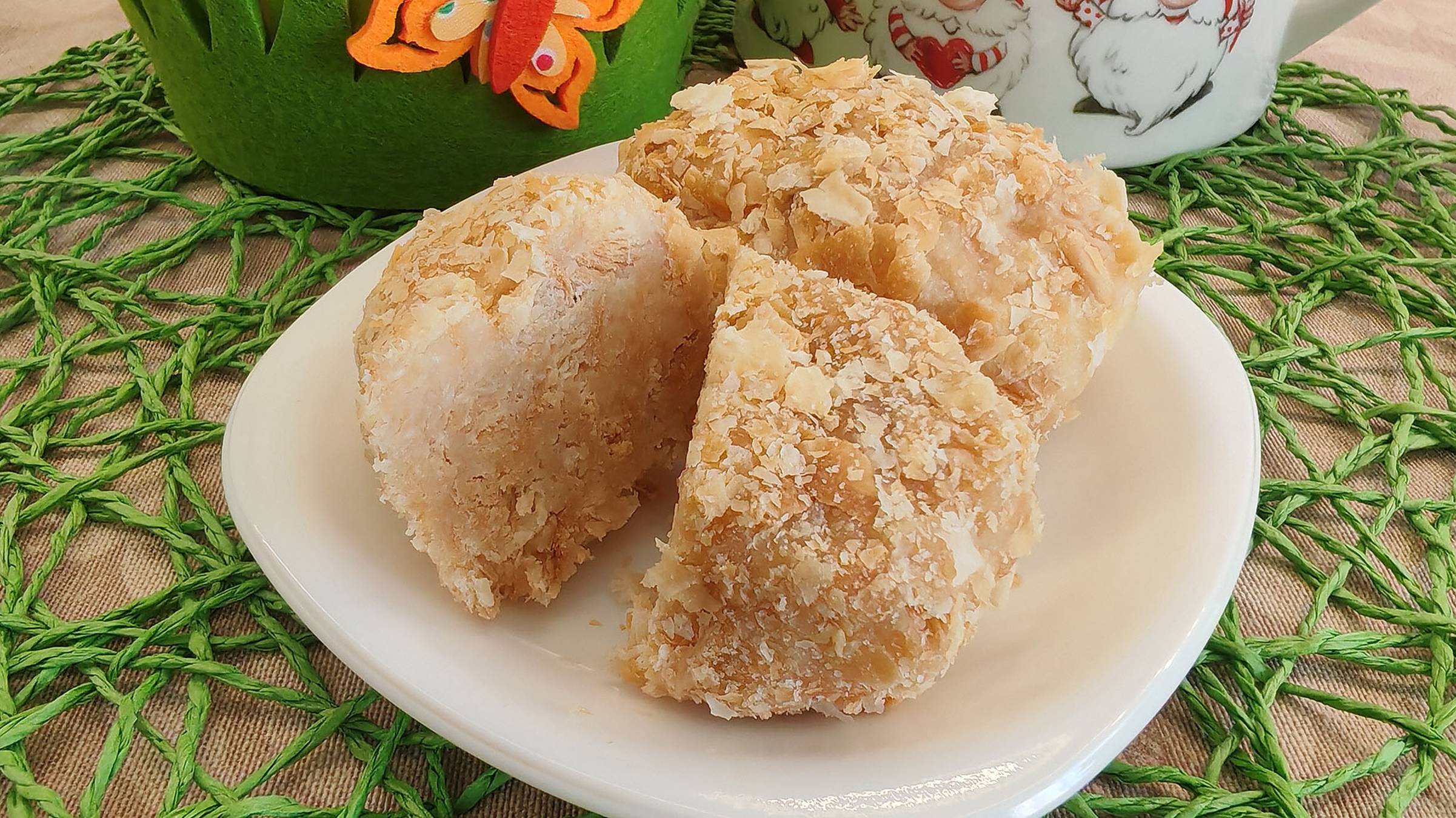 Пирожное Наполеон из слоеного теста простое и вкусное.