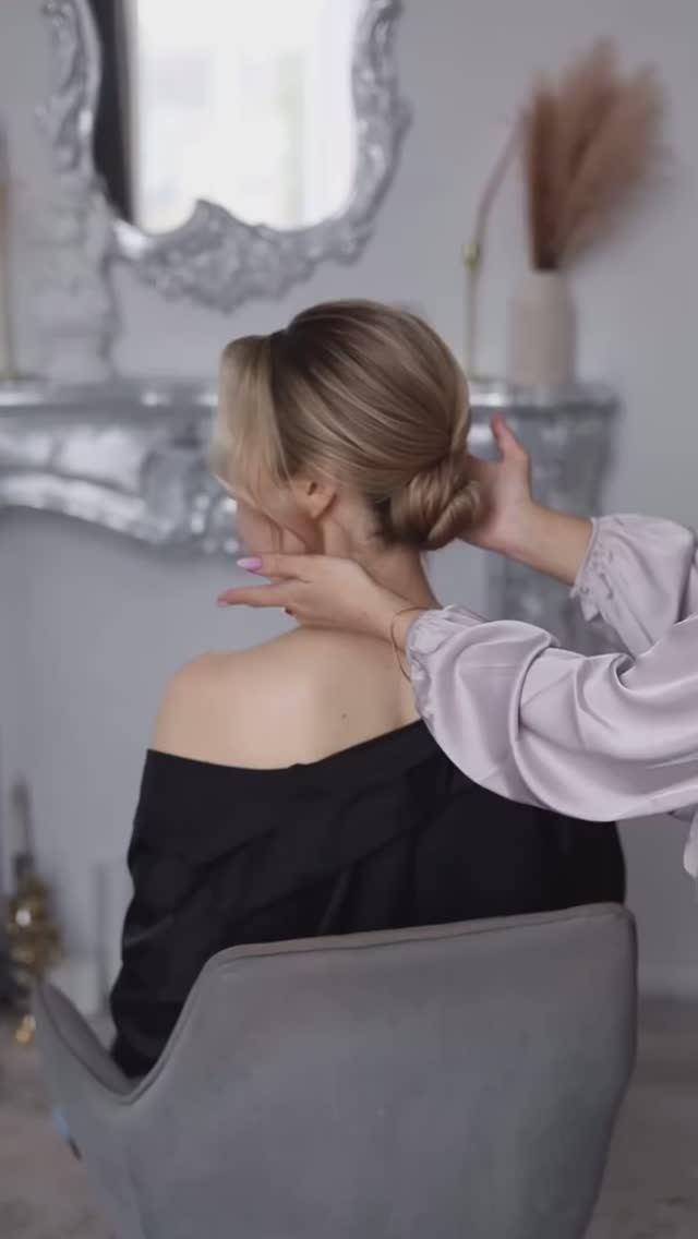 Красивый низкий пучок - самая популярная прическа невесты #прическа #укладка #пучок #волосы