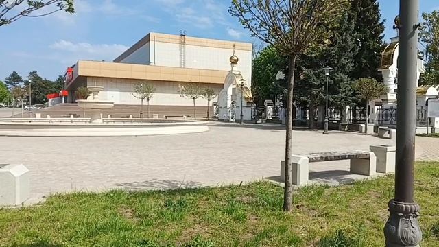 прогулки по станице. Цветут каштаны, сирень и черемуха