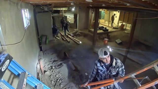 Уборка после строительства требует специального оборудования для удаления пыли и мусора