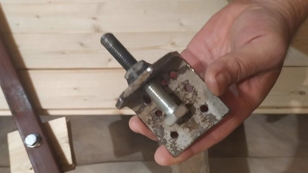 Приспособления для укладки ПОЛА из досок - клинья, стяжки, рычаги.