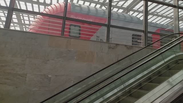 метро "Лужники"  / Москва / 4К 🚇