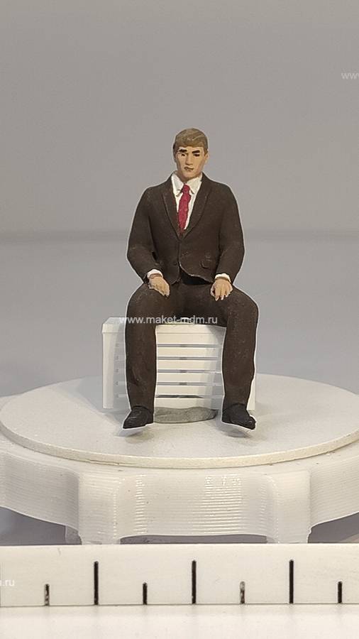 Фигурка для создания макета в масштабе 1:43 (высота 31 мм) 
ЗД печать, ручная роспись.